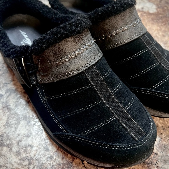 Easy Spirit | Shoes | Easy Spirit Explorer Black Suede Clogs 75 | Poshmark